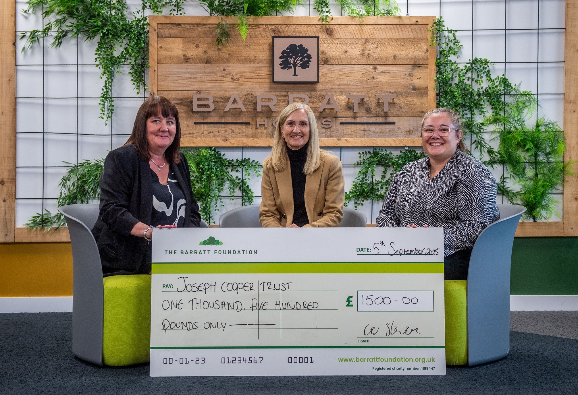 Homebuilder donates £1,500 to local children's charity – Nottingham ...