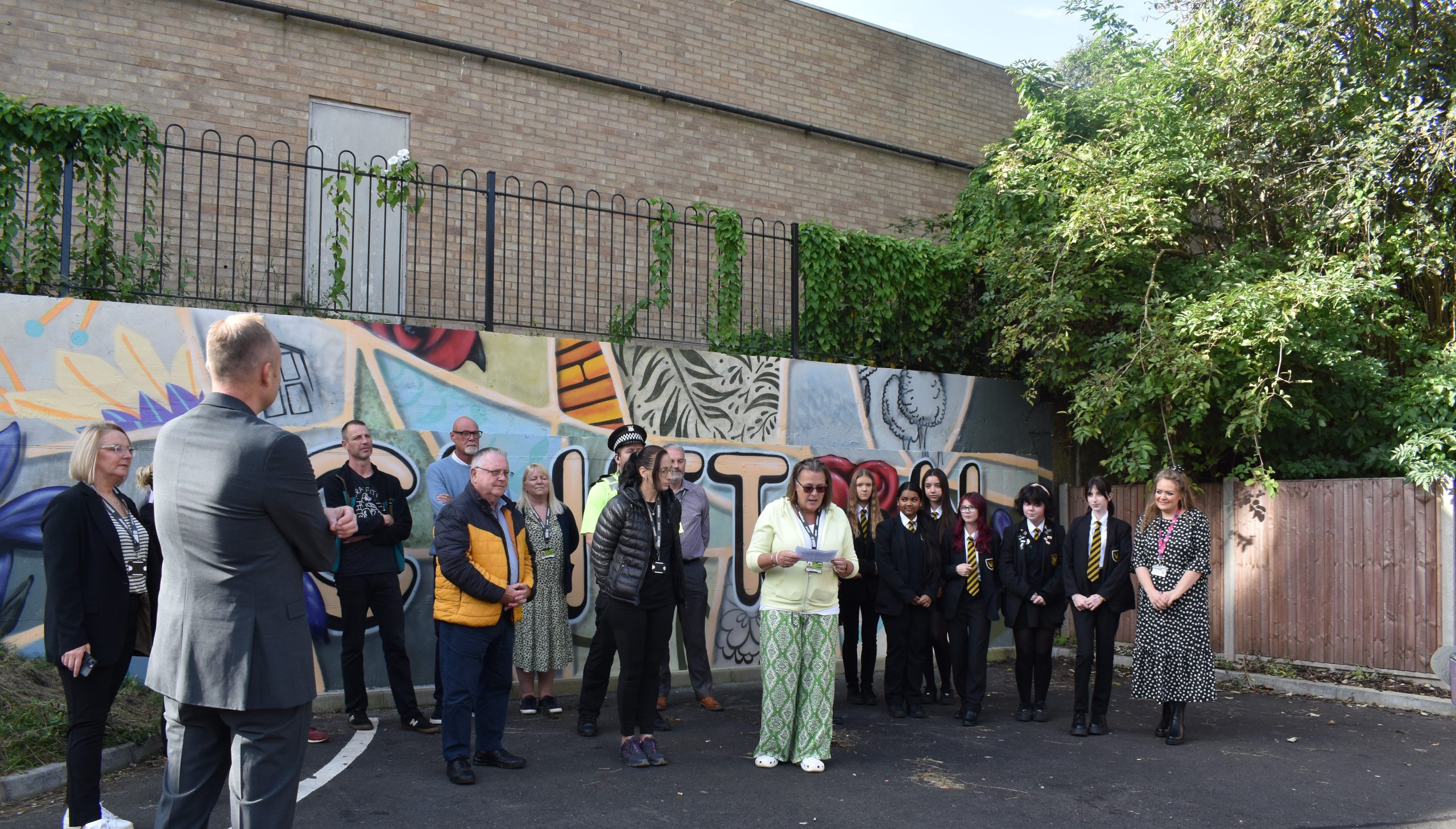 Prizewinning mural unveiled at new Clifton apartments – Nottingham ...