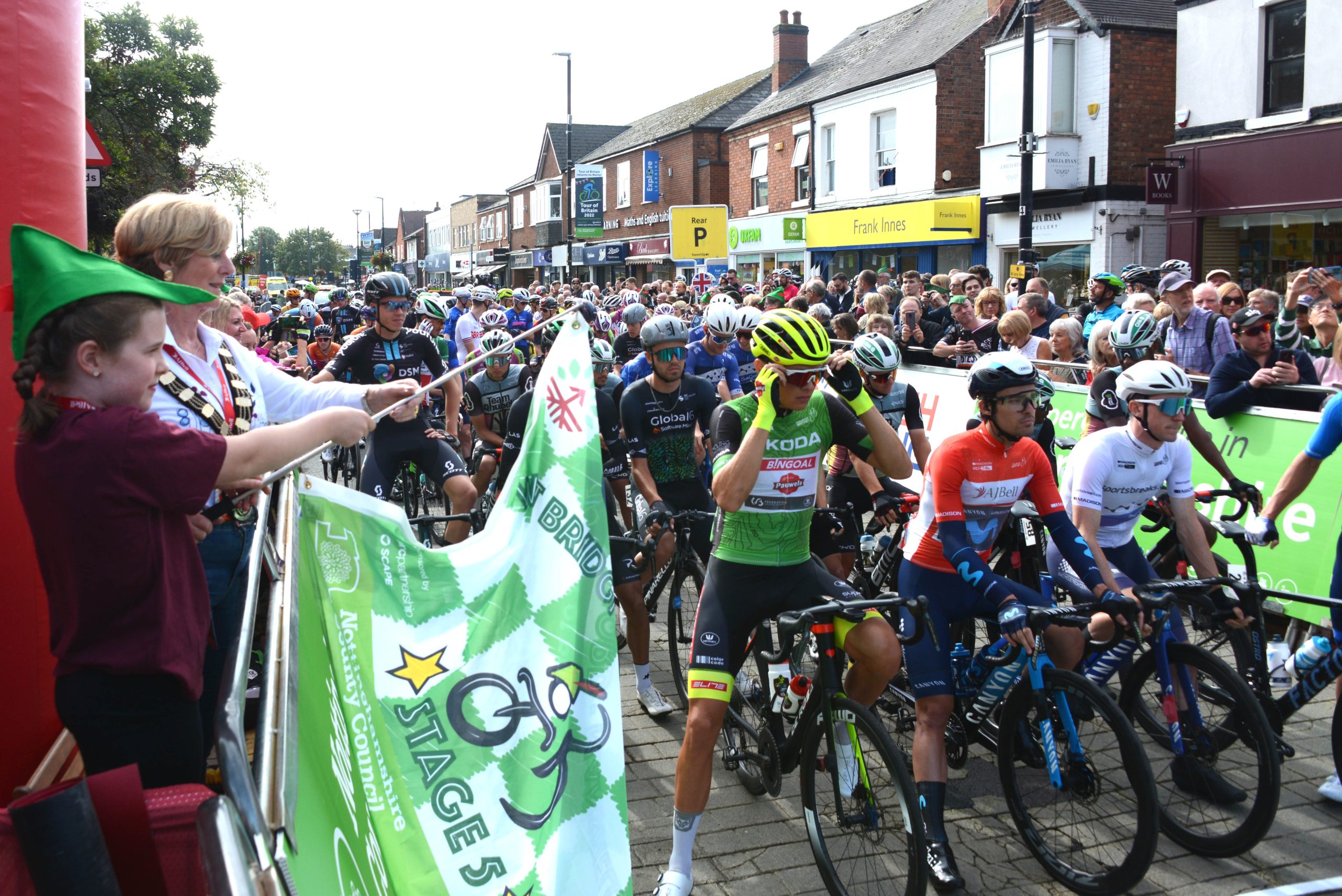 Local residents race to see Tour of Britain – Nottingham Local News