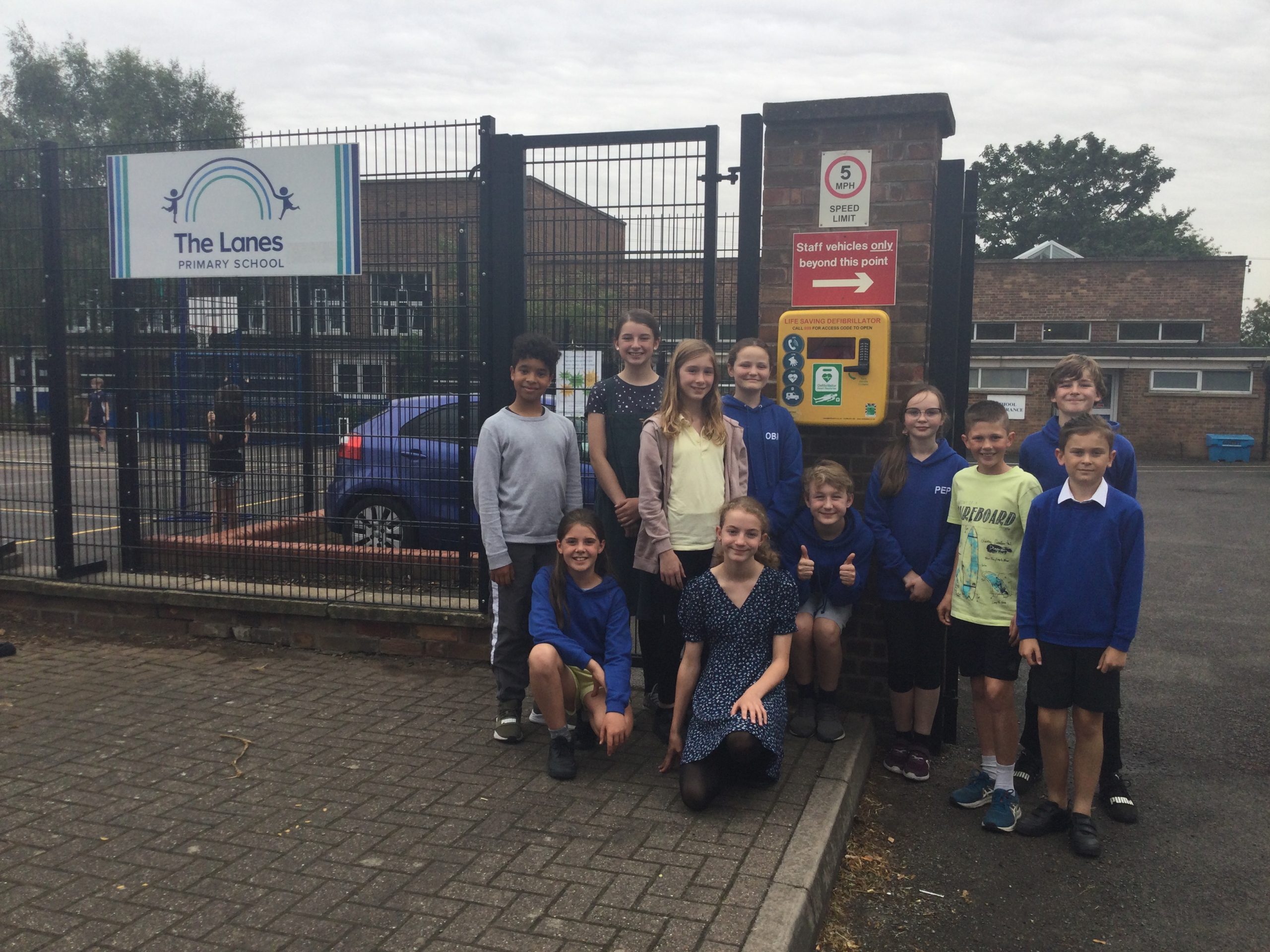Pupils fund raise for defibrillators on school site – Nottingham Local News