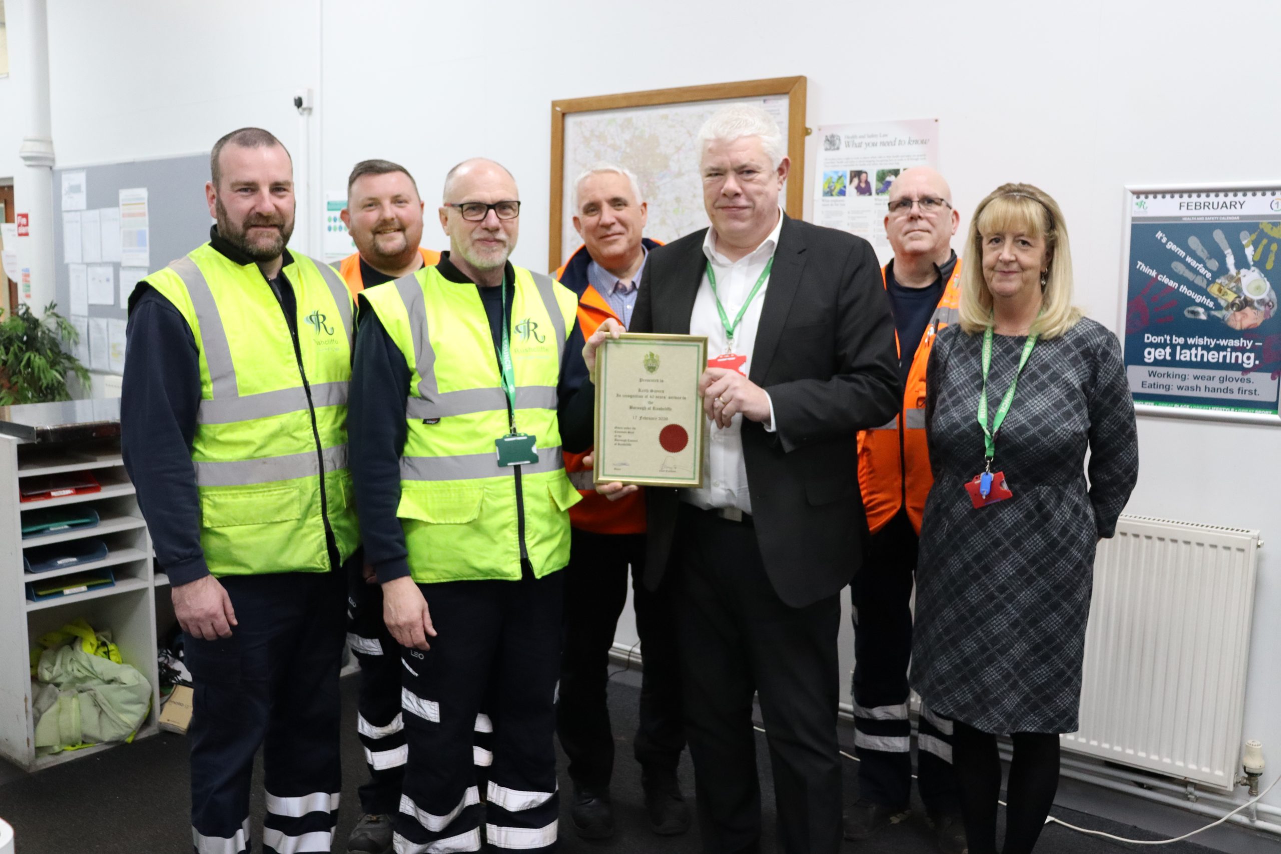 Bin collector and driver reaches 40 years at RBC – Nottingham Local News