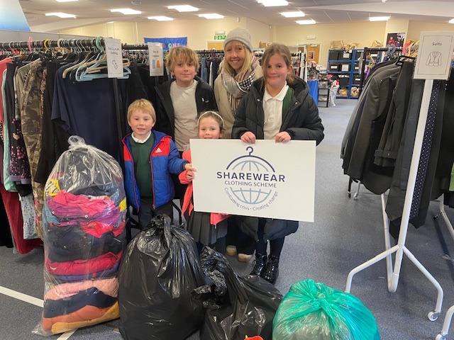 Tollerton Primary School donate to Sharewear Clothing Scheme – Nottingham Local News